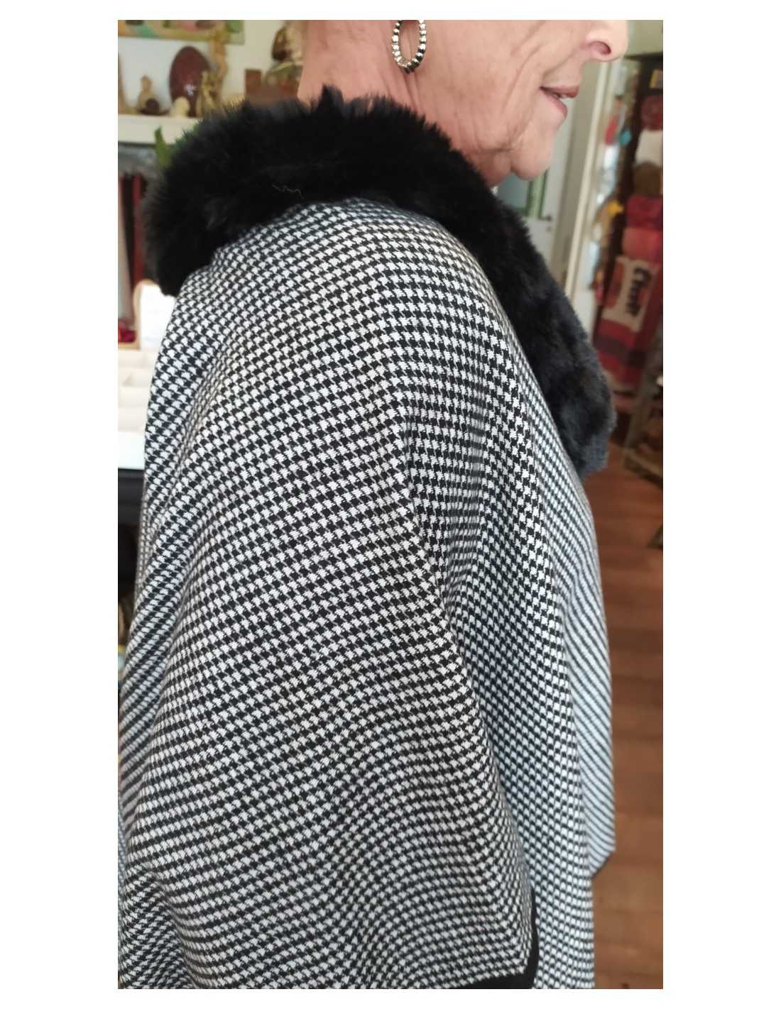 Ruana en Blanco y Negro